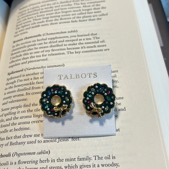 Talbots | Jewelry | Talbots Rhinestones Wreath Christmas Earrings Nwt ...